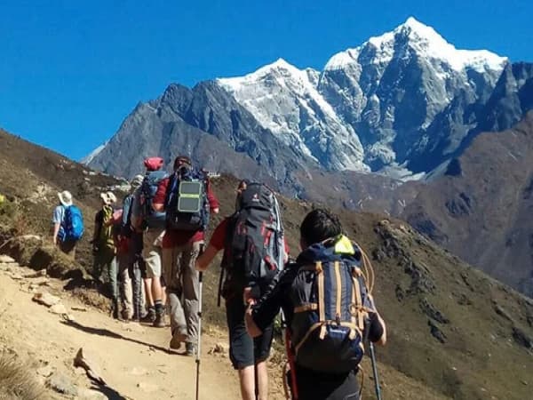 Trekking and Climbing in Nepal: Mountain Monarch